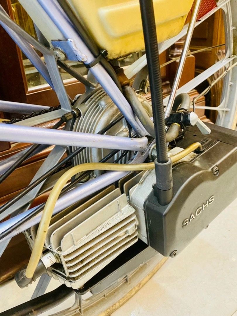 Xe đạp gắn máy HERCULES của Đức