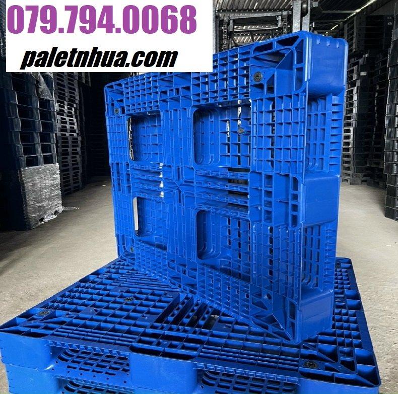Mẫu pallet nhựa chuyên kê hàng xuất khẩu